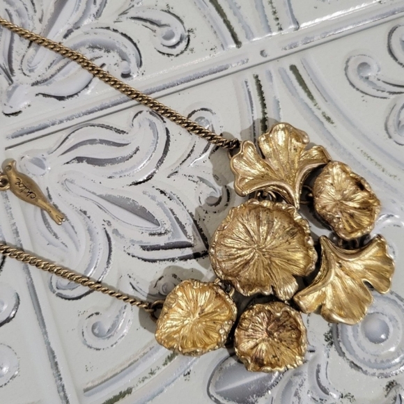 Chloe + Isabel | Jewelry | Chloe Isabel Rare Curled Leaf Cluster ...